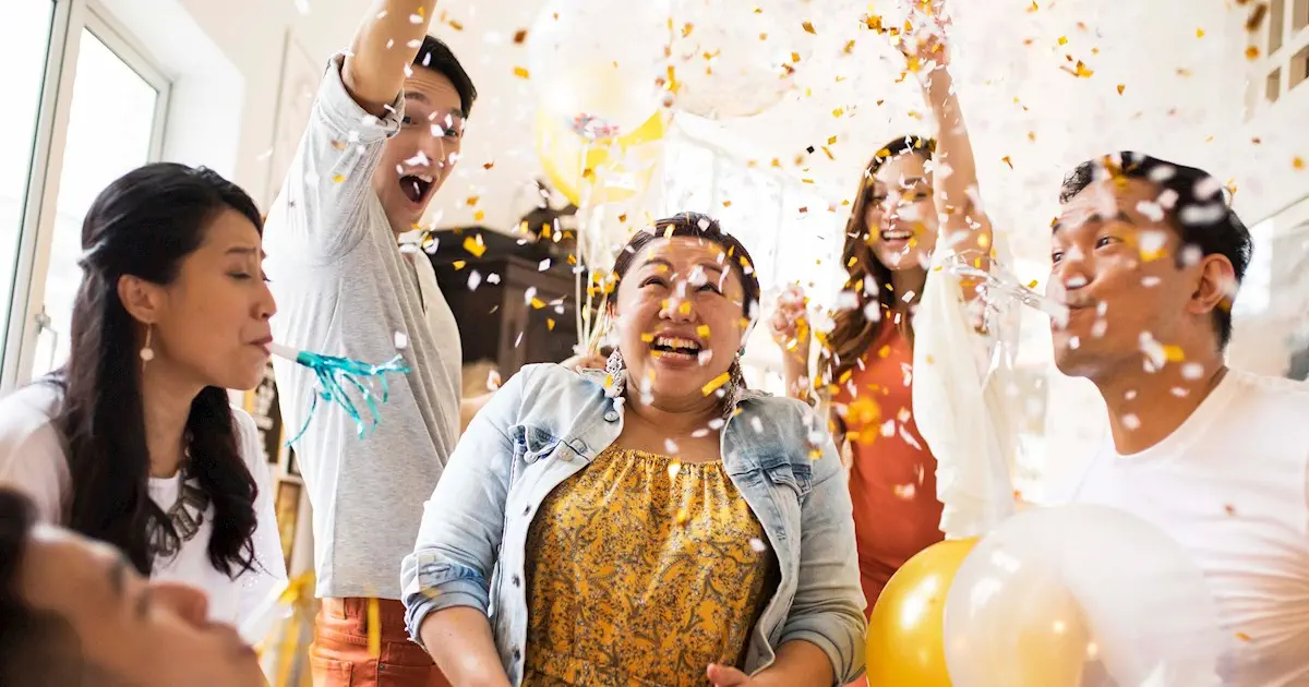 ของขวัญวันเกิดสำหรับลูกค้า FWD Pride ปี 2567 | เอฟดับบลิวดี ประเทศไทย